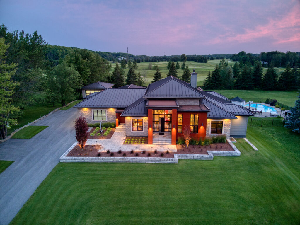 Spectacular Resort-Style Bungalow on Golf Course - The Leading Ottawa ...