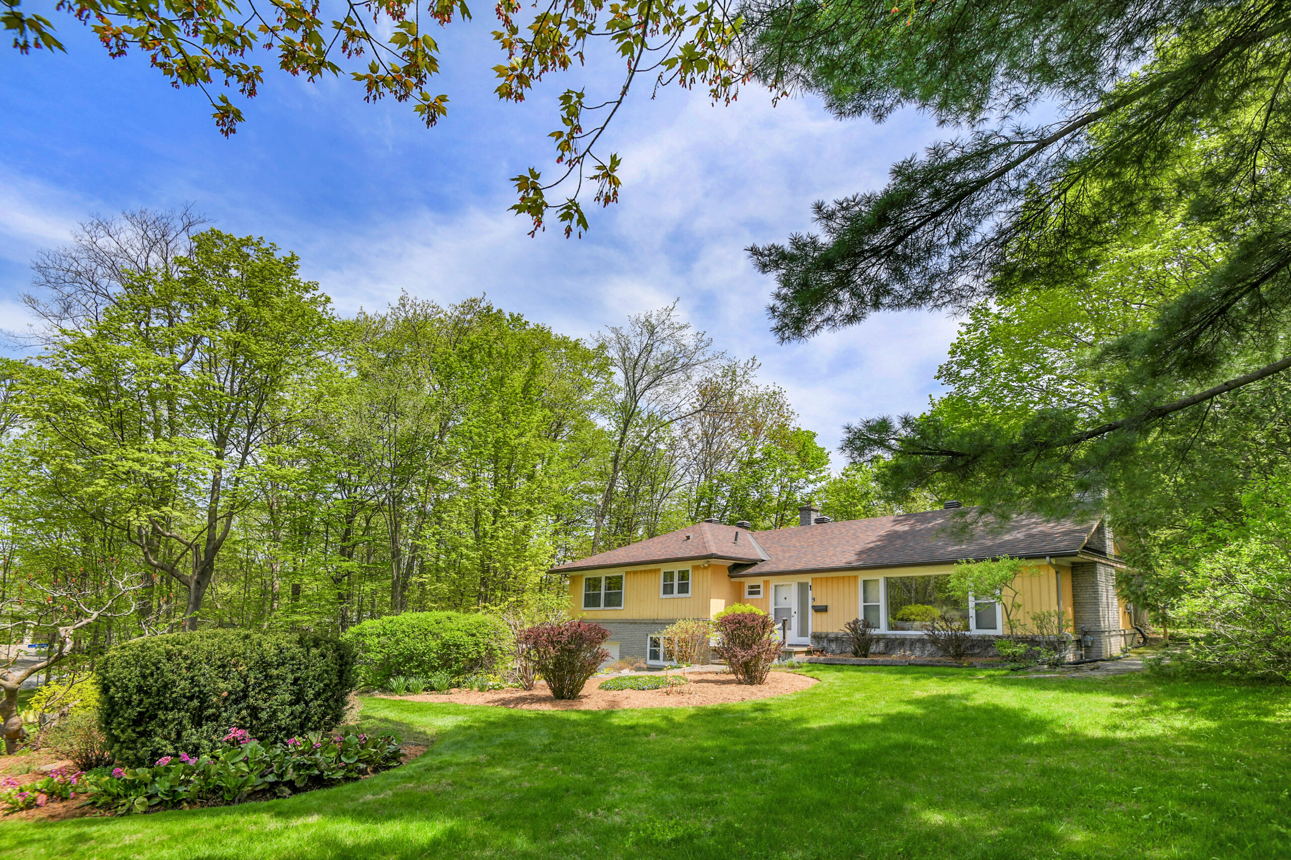 Gorgeous Lot in Rothwell Heights - Marilyn Wilson Dream Properties® Inc.